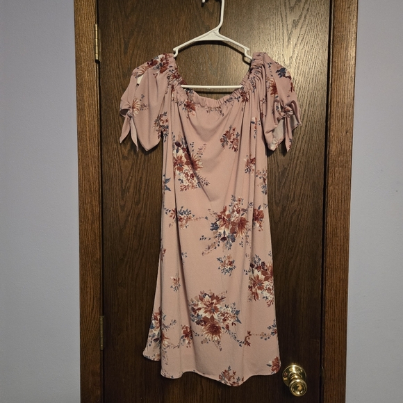 Lynn Ryan | Dresses | Lynn Ryan Floral Offshoulder Dress | Poshmark
